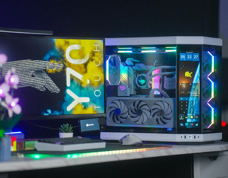 HYTE Y70 Touch: Kult-Gehäuse erscheint mit 14,1"-Touch-Screen - PC Masters